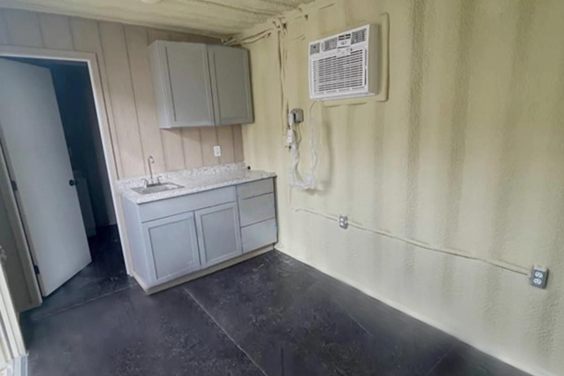 20' Hunting Cabin with Kitchenette and Bath Story – XCaliber Container